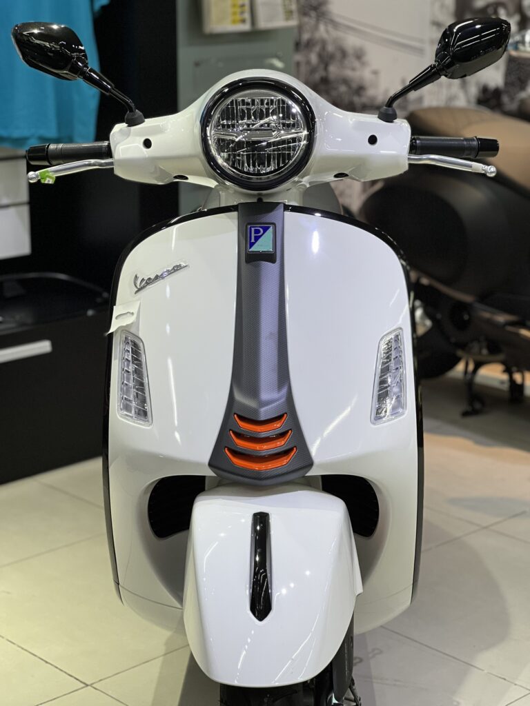 Giá Xe Vespa GTS Super Sport 150 - Mua Xe Vespa Trả Góp