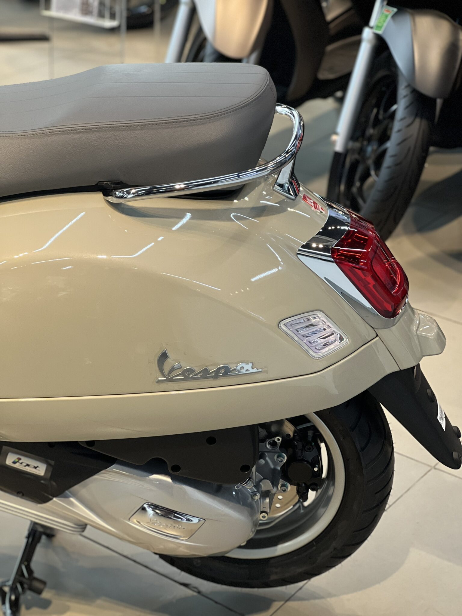 Giá Xe Vespa GTS Classic 150 - Mua Xe Vespa GTS Classic 150 Trả Góp