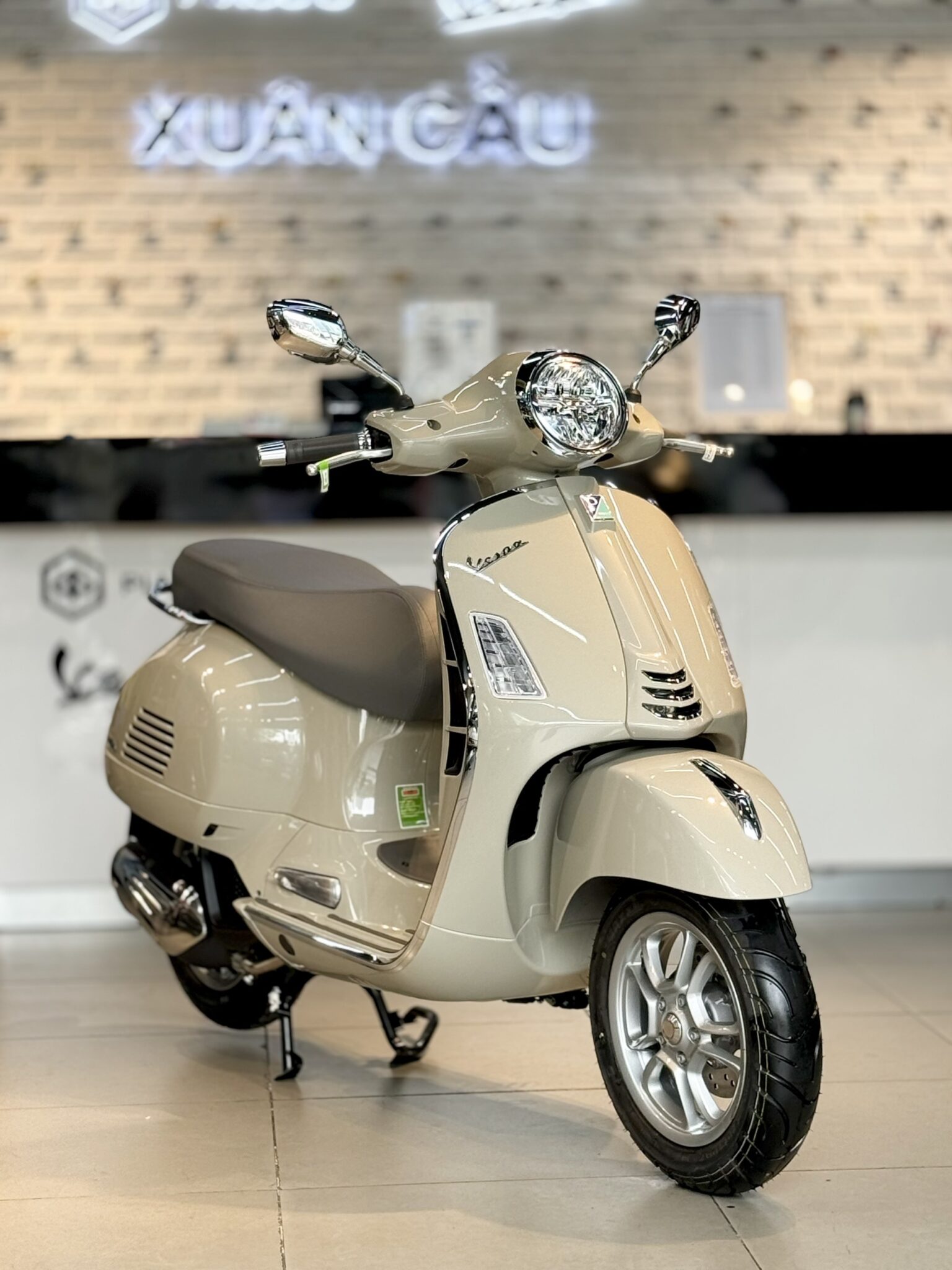 Đánh giá chi tiết Vespa GTS Classic 150 - Piaggio Xuân Cầu